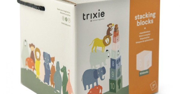 Stacking blocks Trixie